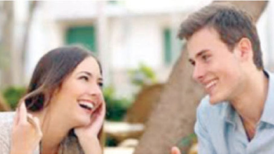 كيف تؤثر الفكاهة على العلاقة بين الشريكين؟